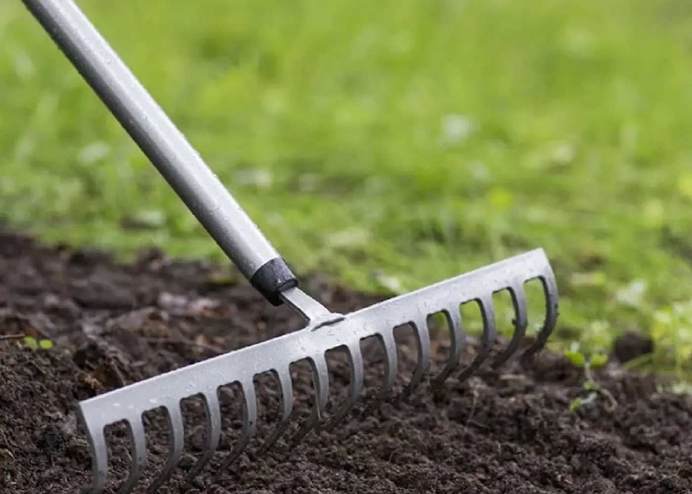 Best Landscaping Rake For Gardening & Landscaping Needs